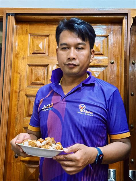 มื้อเย็น หมูกรอบ ทำเอง แกงส้มแป๊ะซะ เอสพีการไฟฟ้า สตึก