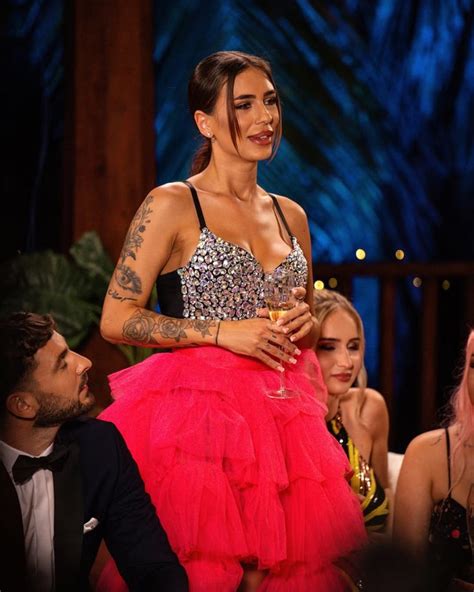 Galerie Ruža Pre Nevestu Michaela Alias Miška Měla údajně Pracovat V