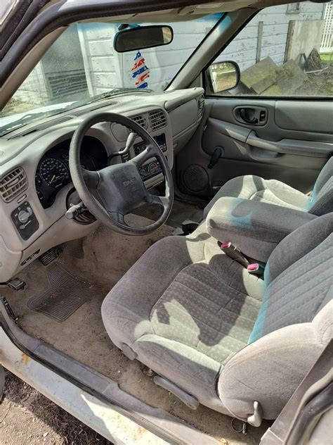 2001 Gmc Sonoma Regular Cab · Short Bed