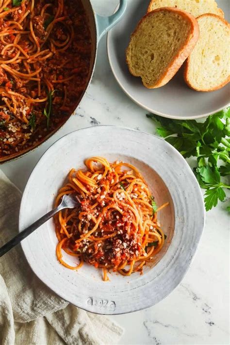 Easy One Pot Spaghetti And Meat Sauce Foodtalk