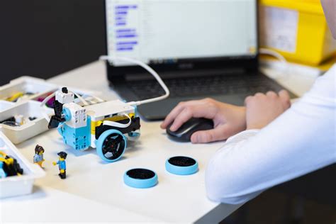 Gold Coast Robotics Coding Academy STEM Tutor Hello Robot Currumbin