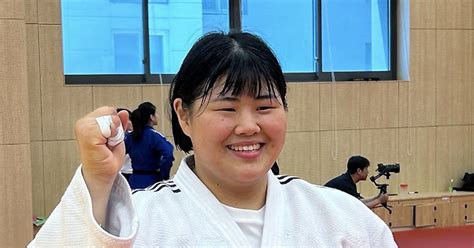 김하윤 파리에서도 미소를