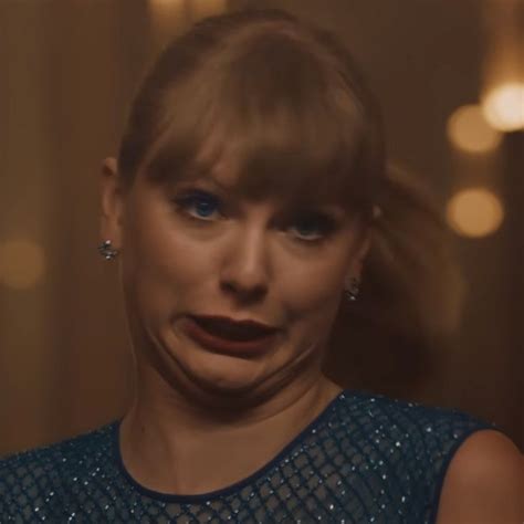 Taylor Swift Funny Face Adamportus