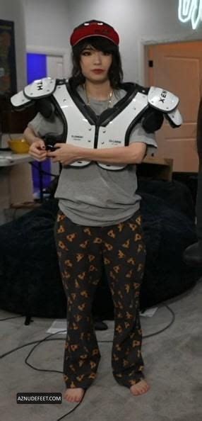 Emily Schunk Feet Aznudefeet