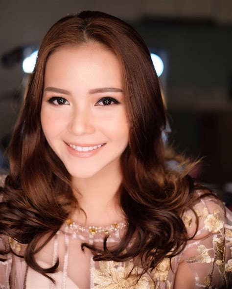 Masa Lalu Voke Victoria Yang Diduga Pacar Kriss Hatta Ternyata Mantan