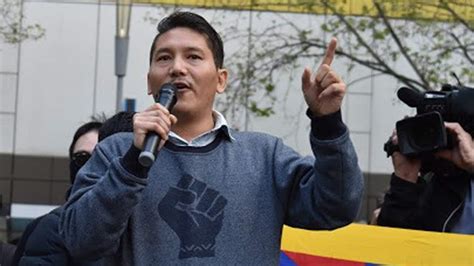 ཨོ་སི་ཁྲུ་ལི་ཡའི་ནང་རང་ཉིད་ཀྱི་མིང་བརྗེ་པོ་རྒྱག་སྟངས་དང་དེའི་གལ་གནད