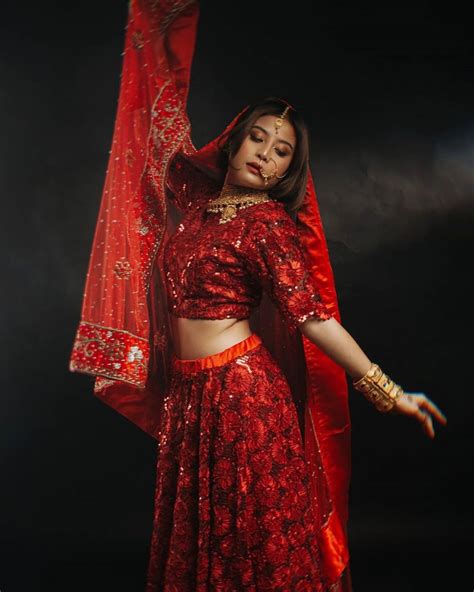 Awkarin Pamer Pemotretan Bak Artis Hollywood Auranya Memikat