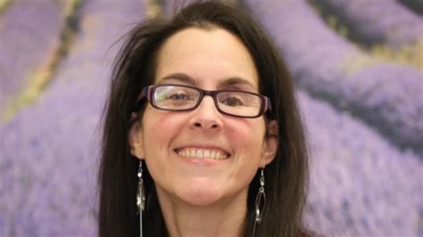 Julie Châtelain Parle Sans Tabou De Sa Maladie Qui Lui A Fait Perdre Un