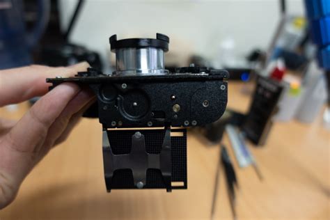 0007완료 롤라이35 4종 오버홀 수리 분해된 카메라 조립 Lee Hands