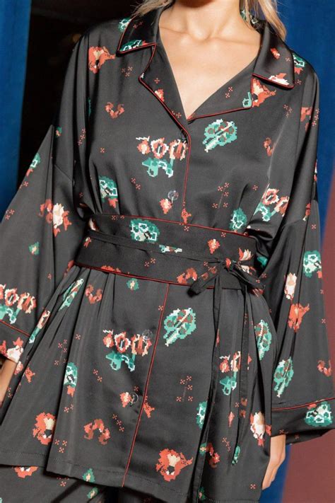 Loretta Shirt Black Pixel