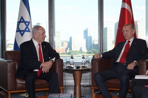Netanyahu y Erdogan se reúnen por primera vez y abordan el proceso de