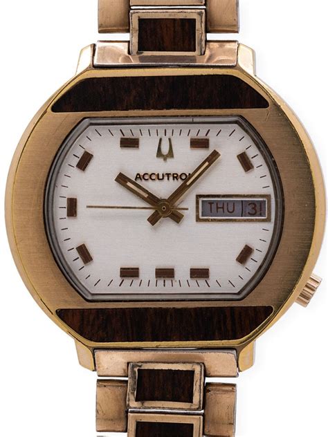 Bulova Accutron Ygf Eccentric Modernist Design Ca 1973