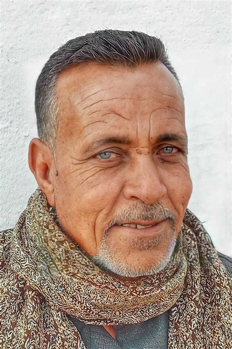 Menna Aamer Insearchpk