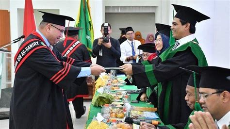 Uin Ar Raniry Wisuda 2162 Lulusan 421 Orang Raih Cum Laude