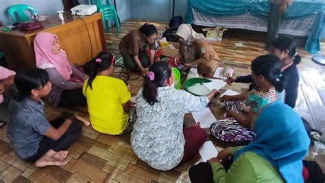 Kelompok Kemitraan Konservasi Banua Sio Belajar Pengolahan Ikan