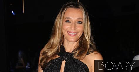 Η Κάτια Ζυγούλη με Glossy Jumpsuit στην πρεμιέρα του Σάκη Ρουβά Η