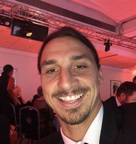 Pin Von Cristina Ibrahimovic Auf Zlatan Fussball