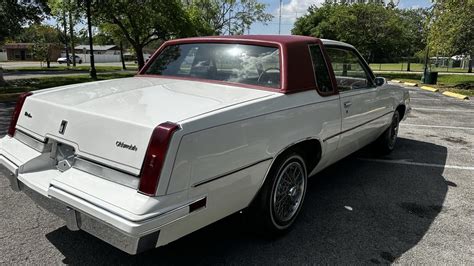 1987 Oldsmobile Cutlass Supreme Coupe White Classic Oldsmobile