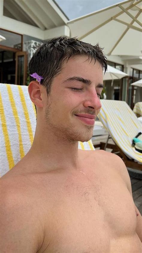 Pin Em Inspi Pics Rapazes Sensuais Garotos Sensuais Bigode E