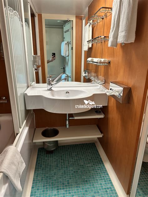 Norwegian Gem Club Suite Details And Pictures