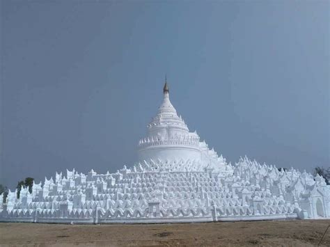 ညွန့်ညွန့် အထည်ဆိုင် Added A New Photo ညွန့်ညွန့် အထည်ဆိုင်