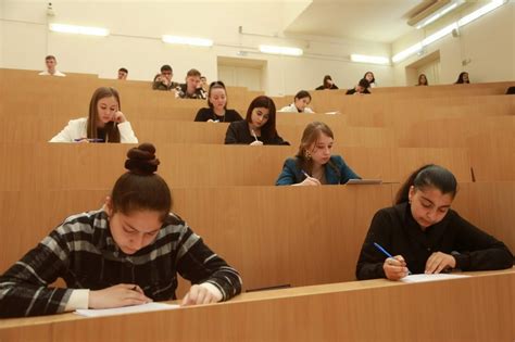 В КБГУ старшеклассники республики проверили знания по избирательному