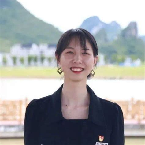 桂林这个女大学生当选全国见义勇为模范！为同学挡8刀！崔译文