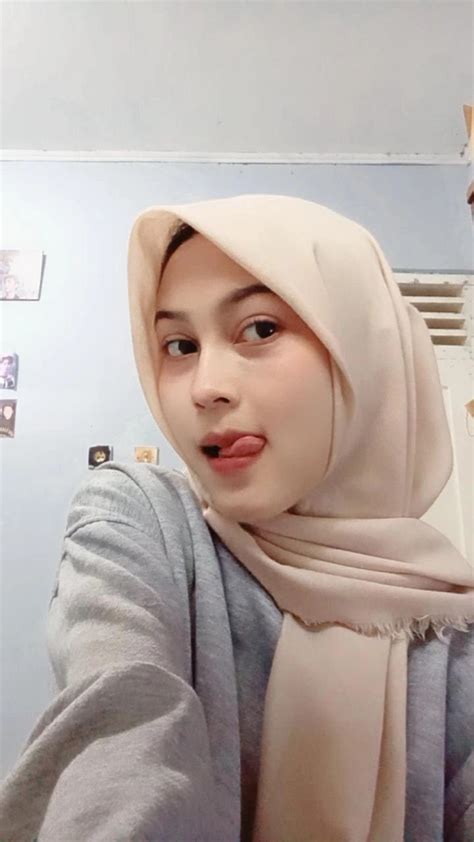 Pin By Dedy On Foto Gadis Cantik Girl Hijab Beautiful Hijab Muslim