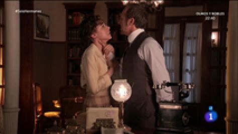 Ricardo Agarra Del Cuello A Celia