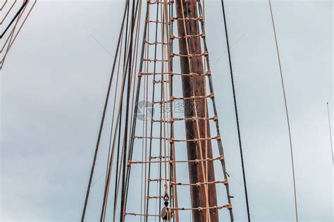 海洋背景有航海绳索的帆船木滑轮高清图片下载 正版图片505854212 摄图网