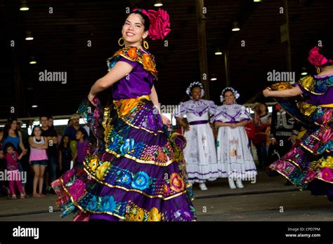 Ballet Folklorico Dance Performance At Cinco De Mayo Festival In Stock