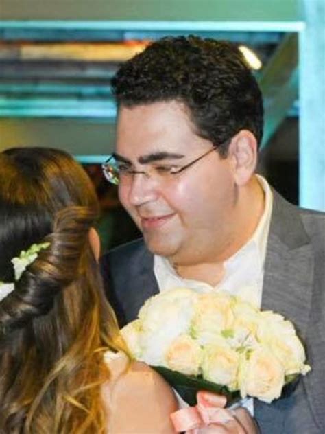 ديمة قندلفت تحتفل بعيد زواجهاشاهدوا أجمل صورها الرومانسية مع زوجها
