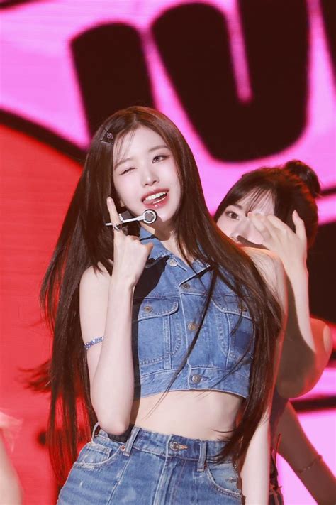 장원영 아이브 촬스의 이슈와 유머