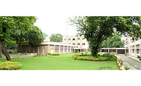 xlri announces admission to e mdp course for working executives
