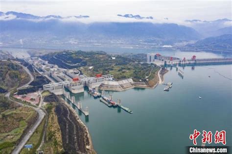 三峡船闸运行21周年 过闸货运量近21亿吨凤凰网湖北 凤凰网