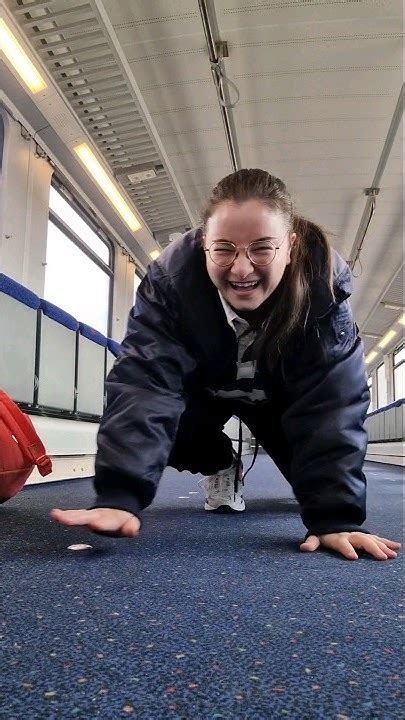 מיכל מצוב עושה שטויות ברכבת Youtube