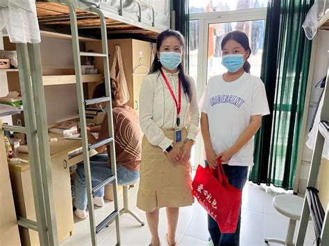 建筑工程学院开展新生宿舍走访慰问活动 江苏信息职业技术学院