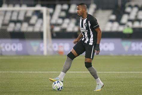 Marlon Freitas é Dúvida Para Duelo Entre Botafogo E Atlético Go