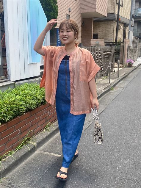 オレンジに合う色って？【色別】相性のいい色を使ったコーデ25選 2nd Style