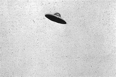 Ovnis Les Révélations Mystérieuses Dun Ancien Membre Du Pentagone