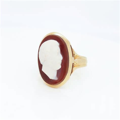 Antique Victorian 14k Gold And Carved Agate Cameo Signet Style Ring For