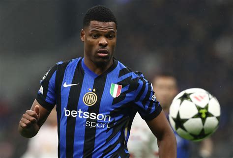 Denzel Dumfries Returns To Inter Milan Starting Lineup Vs Barcelona