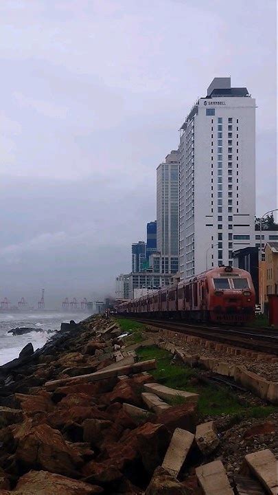 Class S11 Passenger Train Coastline Srilanka 🇱🇰 Macs48 Train