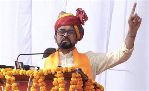 मोहब्बत की दुकान नहीं India गठबंधन ने नफरत का मॉल खोला है अनुराग