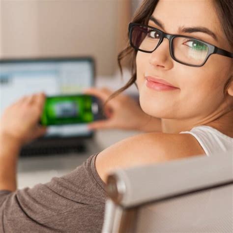 Figure Eight Movements Increase Visual Control