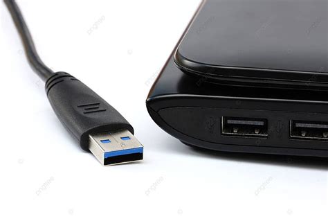 白色背景上的隔離 Usb 電纜和筆記本 Usb 端口 照片圖桌布圖片免費下載 Pngtree