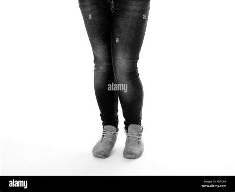 Jeune Fille En Jeans Moulant Banque De Photographies Et Dimages à Haute Résolution Alamy