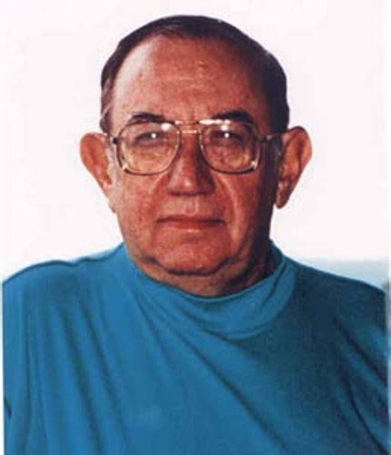 10 Facts About Daniel Keyes Fact File