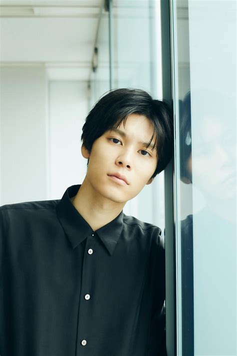 成田凌主演の話題のドラマ「降り積もれ孤独な死よ」、俳優・萩原利久が語る現場の裏話