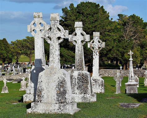 Clonmacnoise Onde Ver Cruces Celtas En Irlanda Horarios Prezos